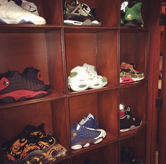 Drake muestra parte de su colección sneakers