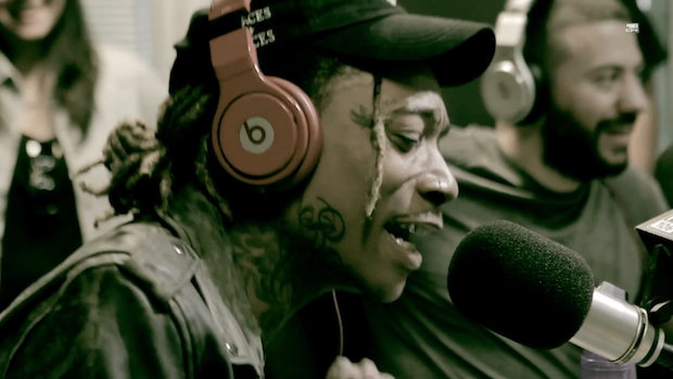 Wiz Khalifa convierte ‘Hello’ en una balada de fumaos