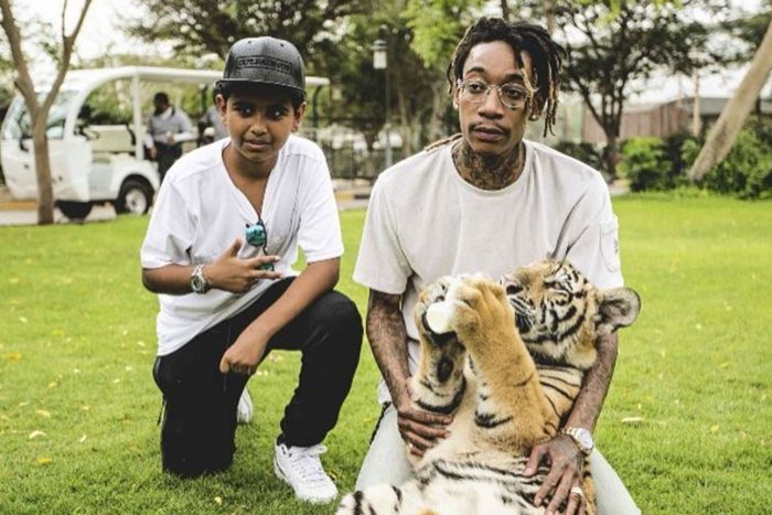 Money Kicks: 15 años, dinero, sneakers y tigres desde Dubái