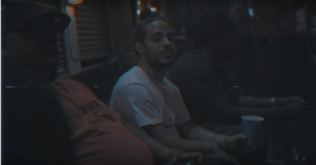 Russ nos muestra los secretos de su vida en tour con ‘MVP’