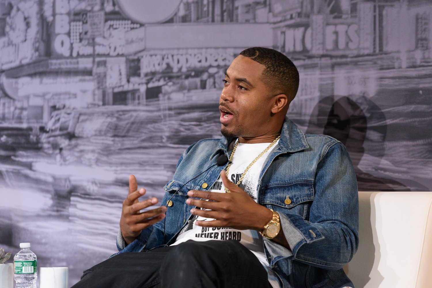 Échale un ojo a las nuevas imágenes de la colaboración Supreme x Nas