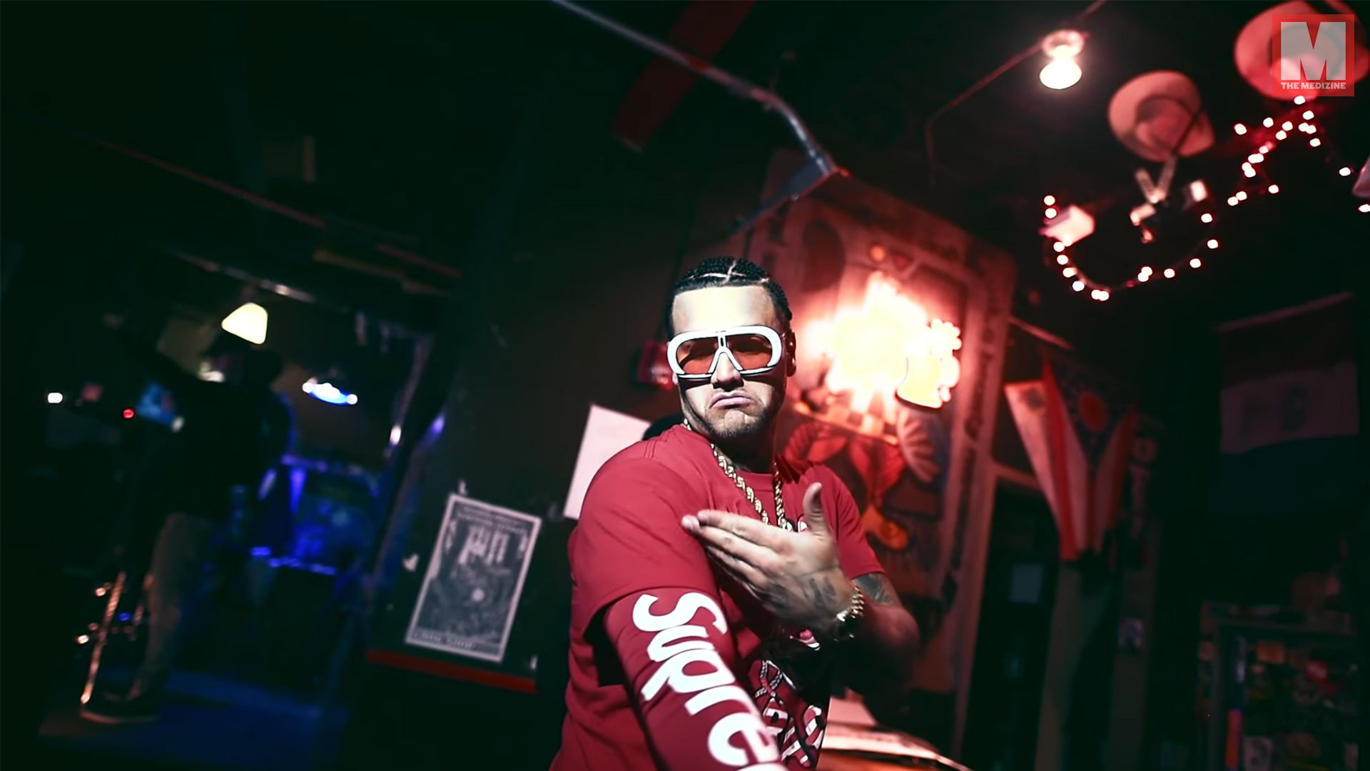 RiFF RAFF arrasa las tiendas en su nuevo videoclip ‘Supreme Shopping’