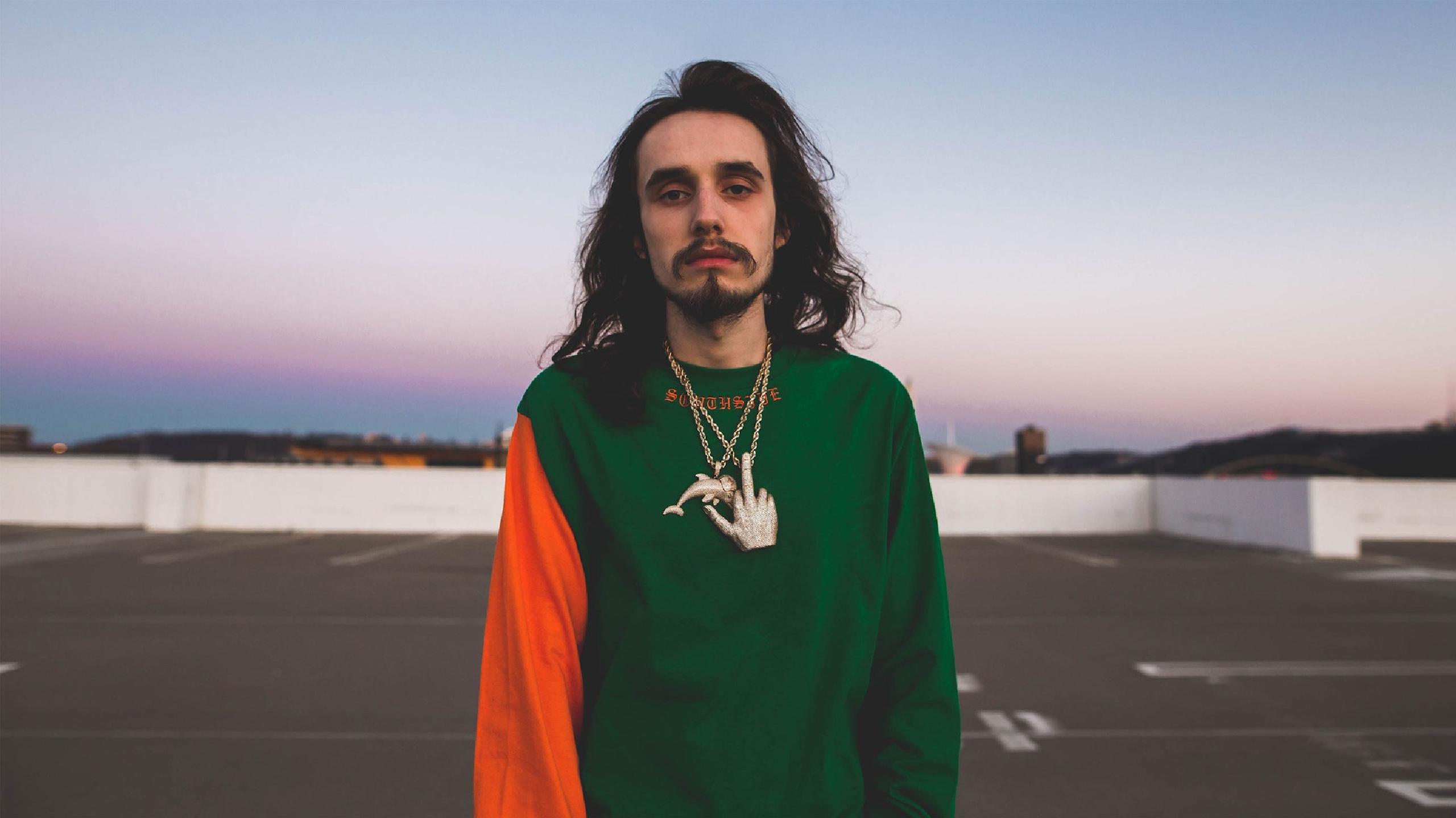 Pouya nos prepara para su disco con el corte ‘PE$OS’