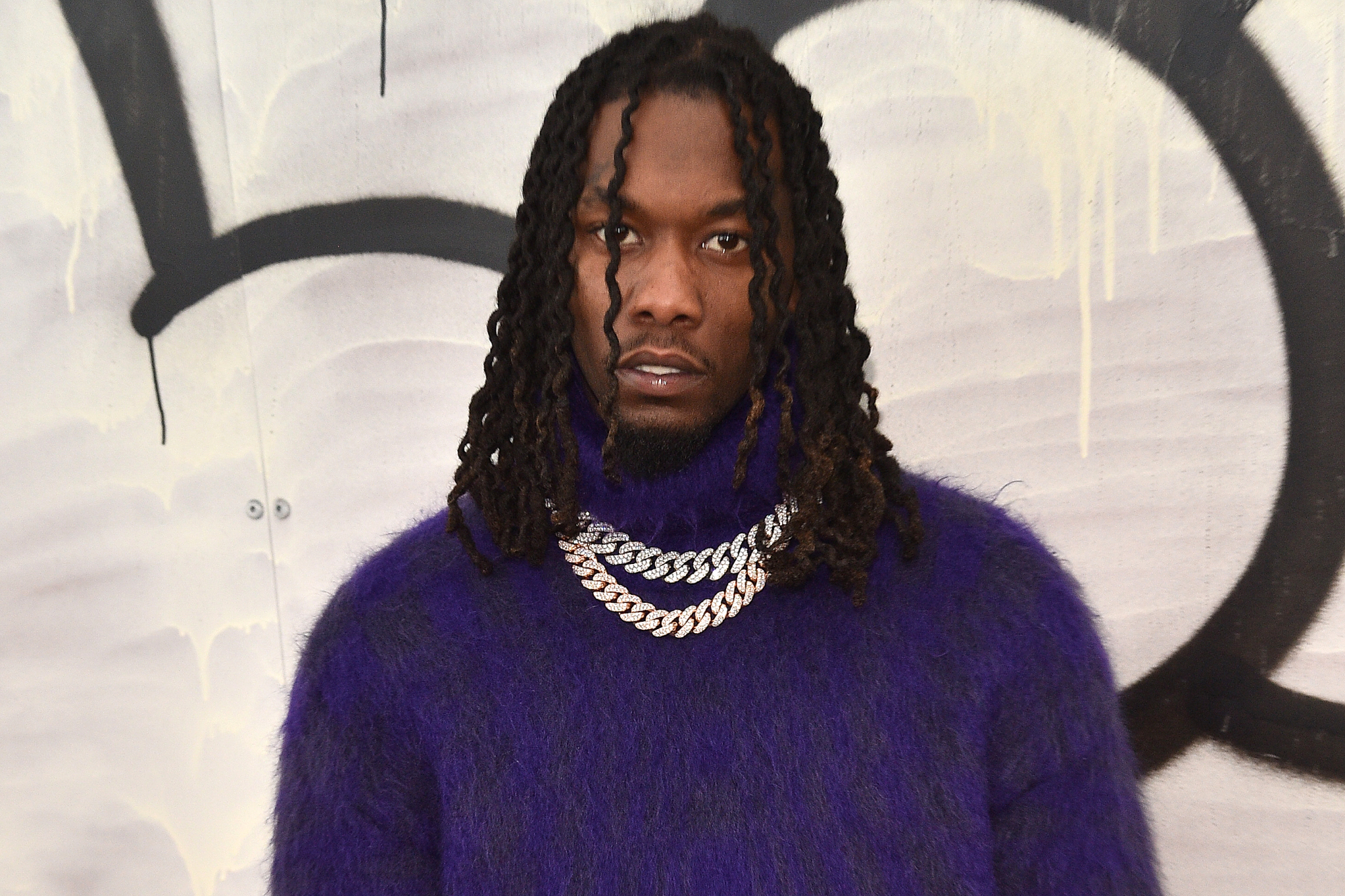 Offset le tira el móvil de la mano a un fan que se lo encuentra de compras