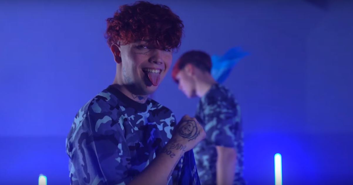 Moonkey vuelve por partida doble en el clip de ‘Blue Eyes’ y ‘Calling’