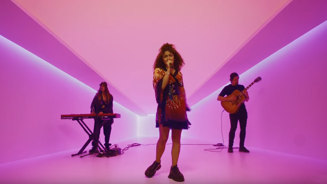 Así fueron las imponentes actuaciones de Deva en Vevo DSCVR