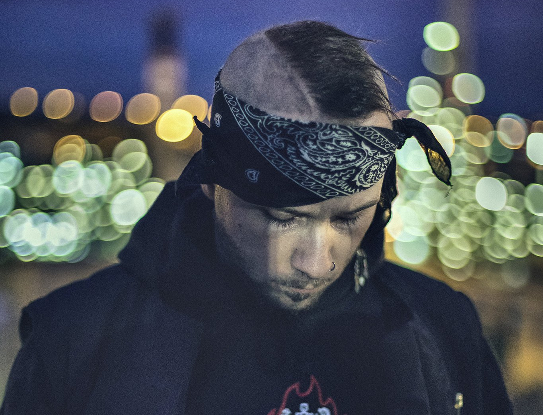 D.L. Blando y Jayeem ponen su dolor en común para el single ‘Stab Me’