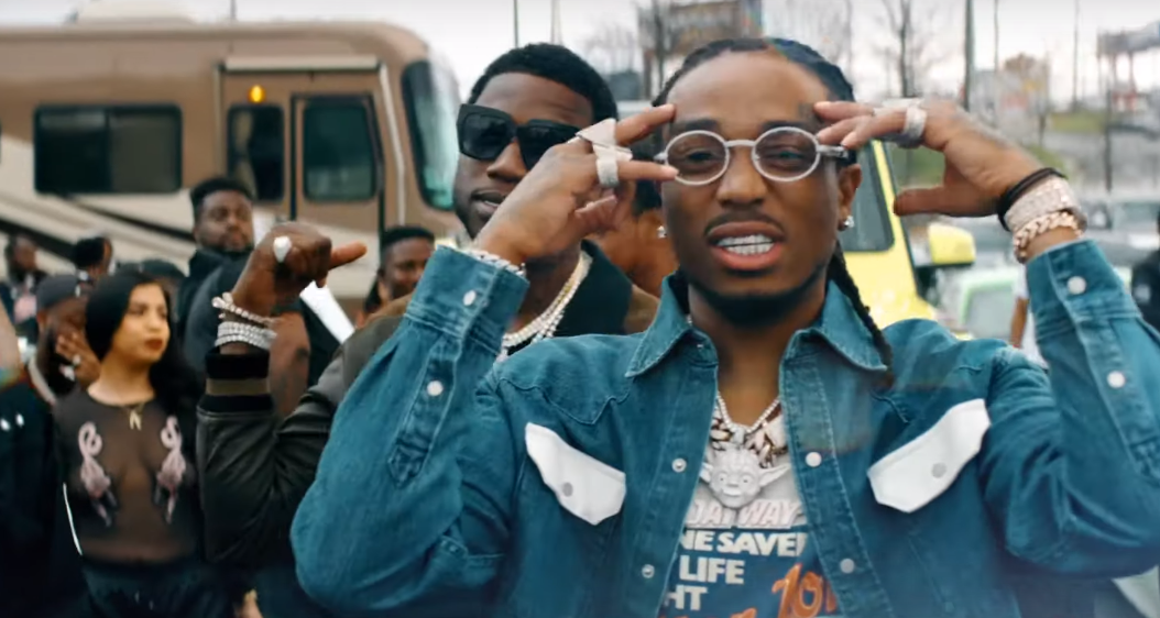 Migos, Lil Yachty y Gucci Mane intercalan el barrio y el club en ‘Intro’