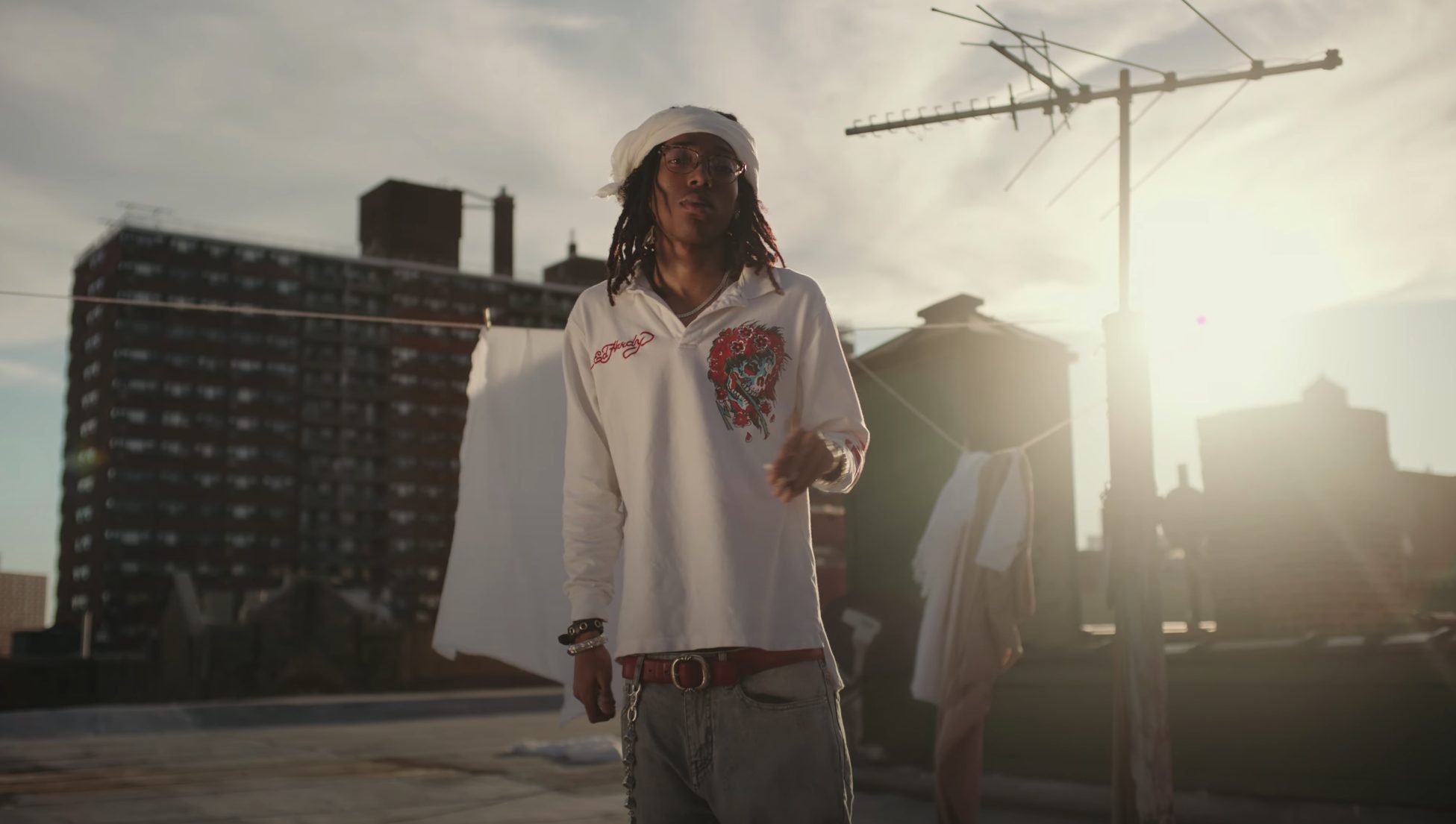 Lil Tecca trae el clip de ‘Dead Or Alive’ para el release de su álbum ‘TEC’