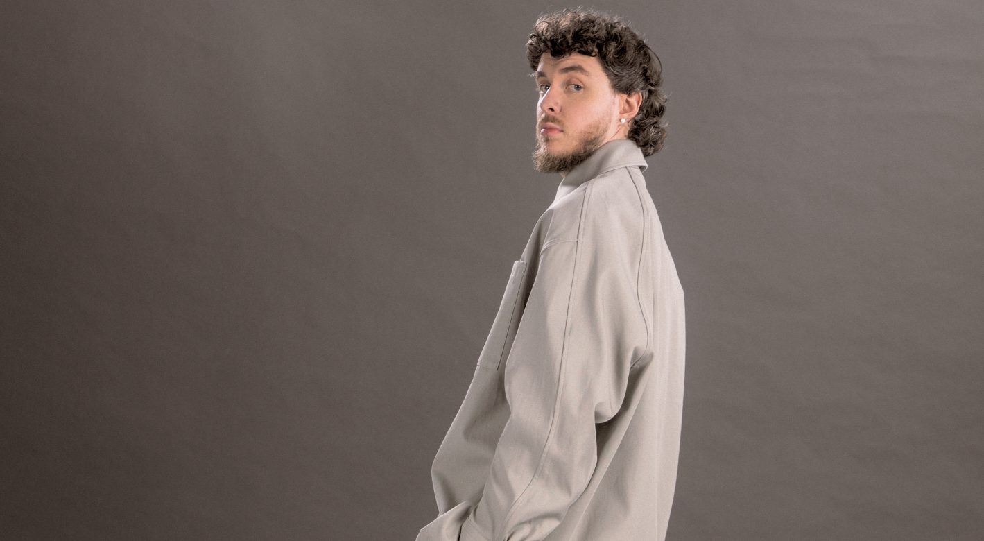 Jack Harlow estrena su nuevo look y el esperado ‘Lovin on Me’
