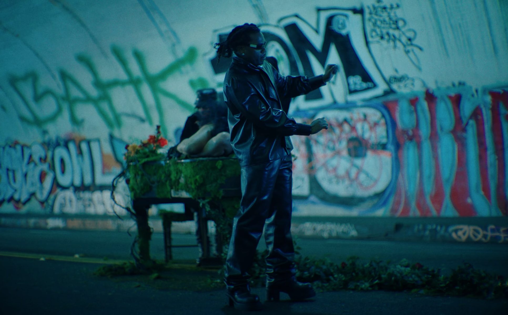 Gunna y Turbo estrenan el videoclip ‘Bachelor’ rodeados de modelos
