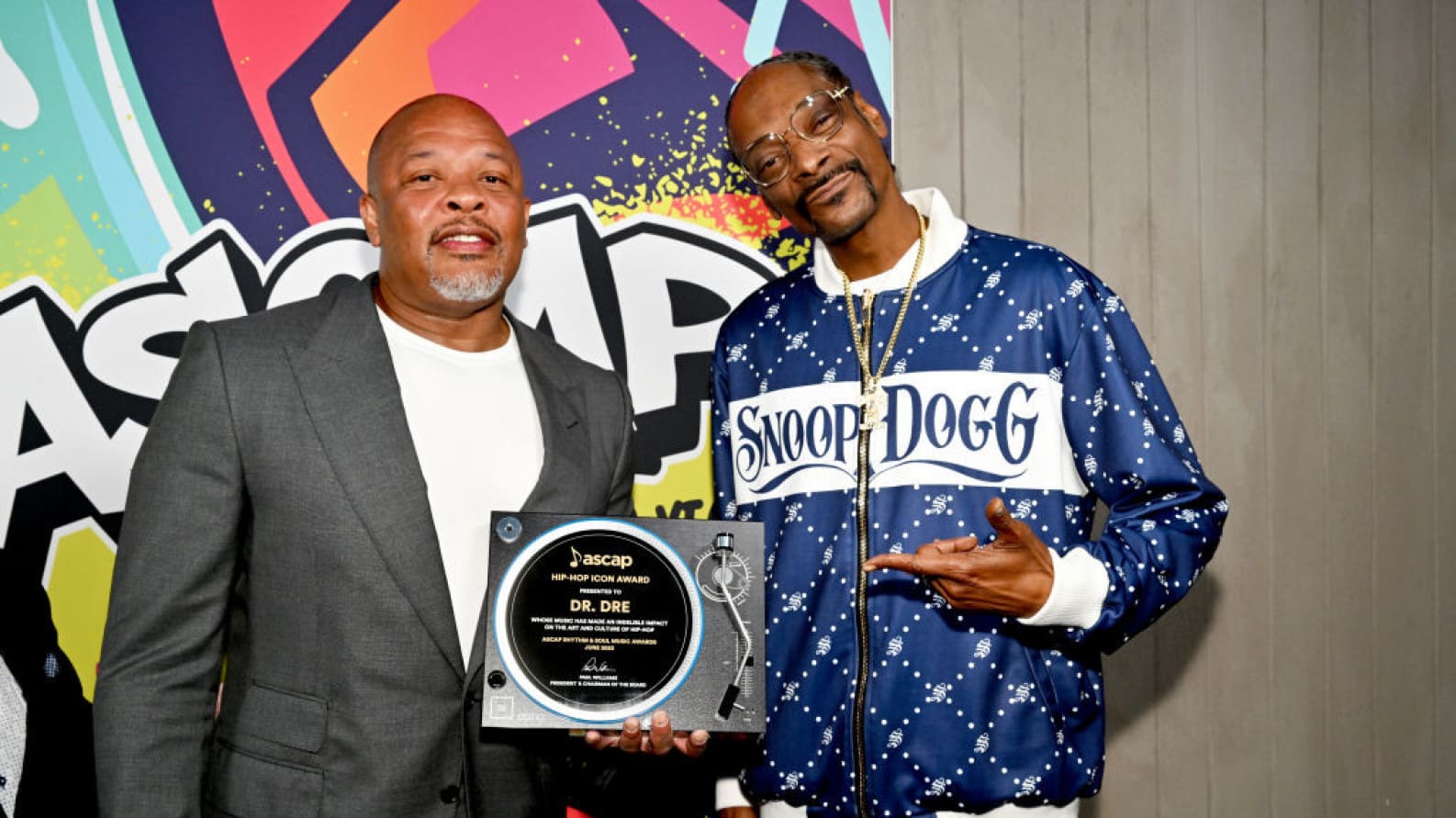 Dr. Dre y Snoop Dogg lanzan juntos una bebida llamada «Gin & Juice»