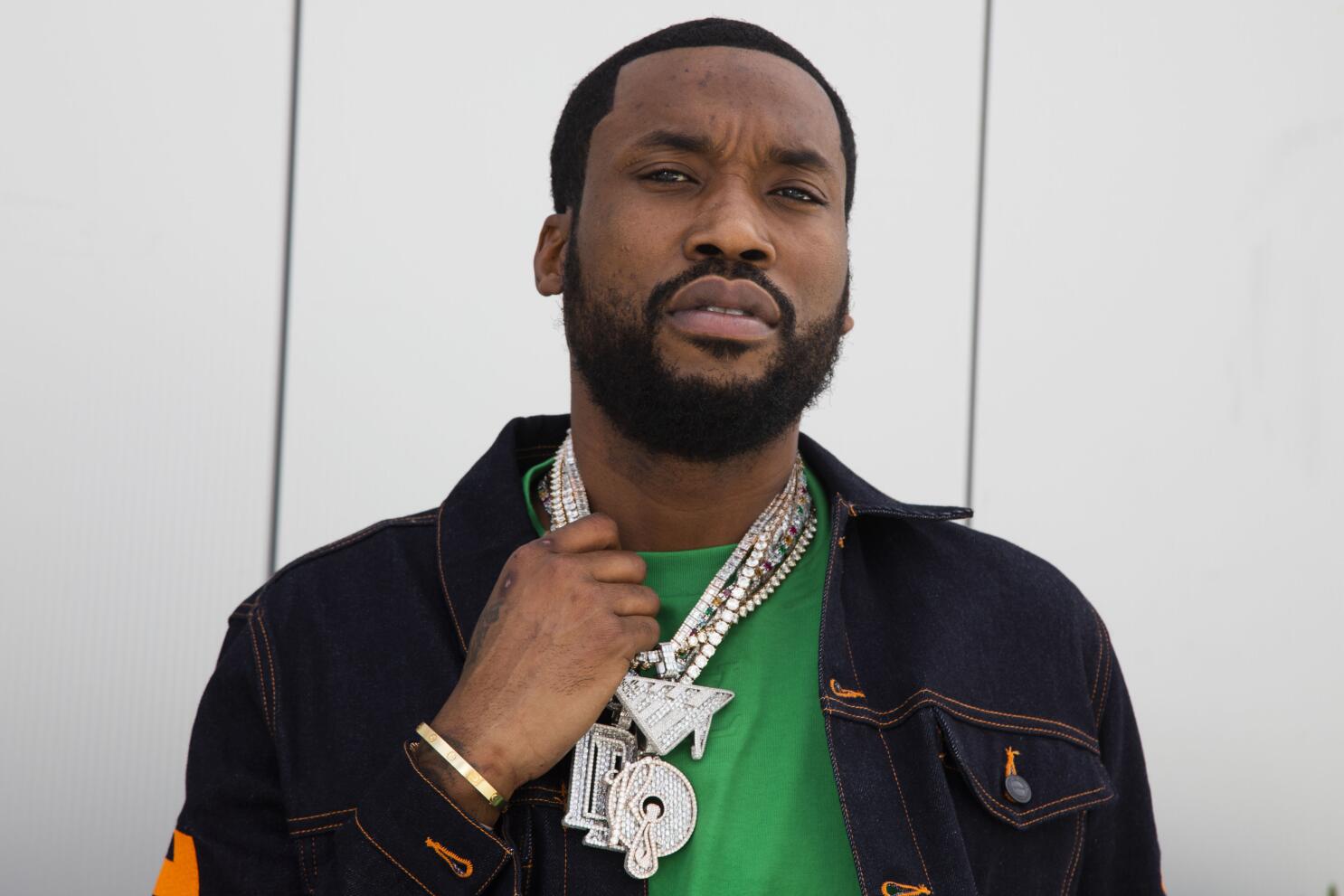 Akademiks ofrece un millón a Meek Mill para que haga un podcast