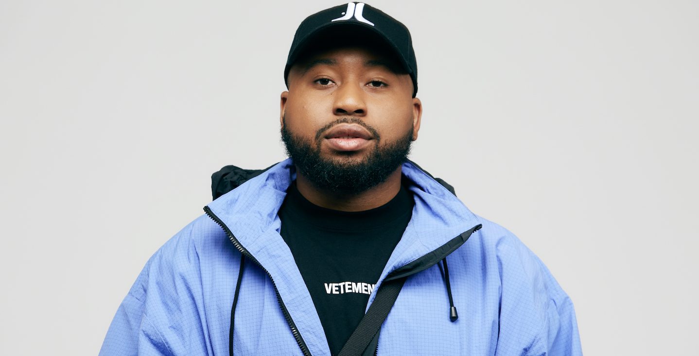 Banean a Akademiks de Twitch por supuestos comentarios a un menor